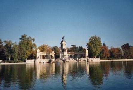 丽池公园Parque del Retiro_八大洲旅游